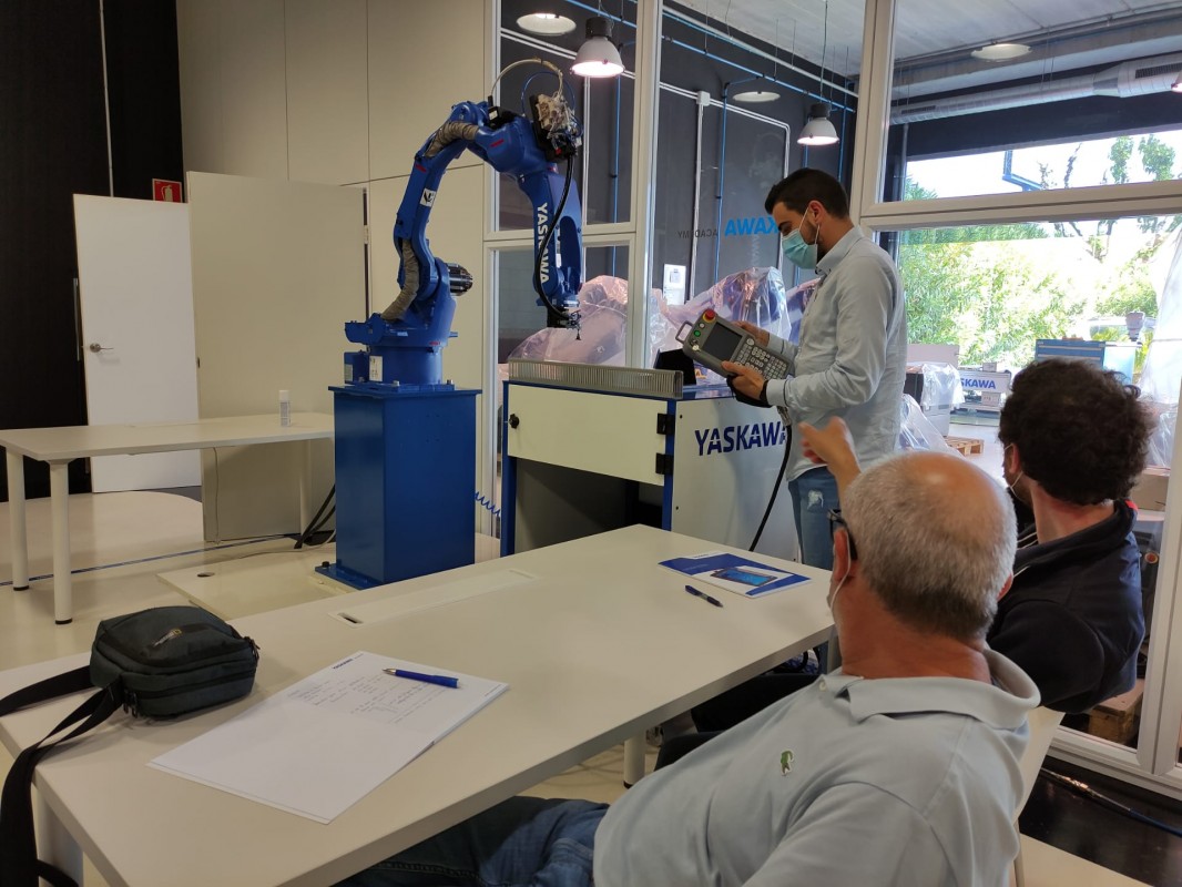 Roboplan’s technical team carry out certified Yaskawa formation| Roboplan